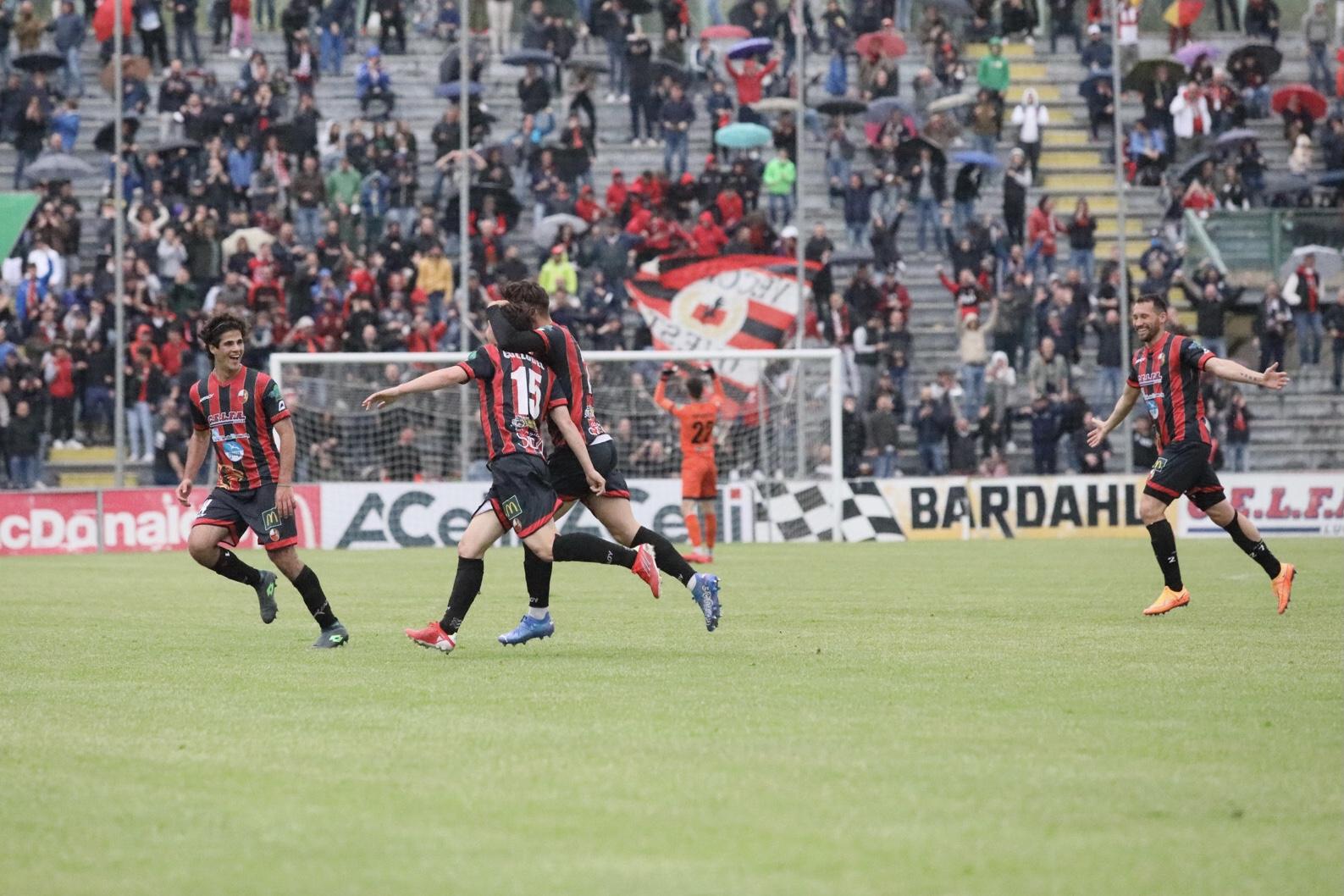 Lucchese-Pistoiese: 3-2 I rossoneri vincono anche l'ultima » Gazzetta ... Lucchese-Pistoiese: 3-2 I rossoneri vincono anche l'ultima » Gazzetta ...